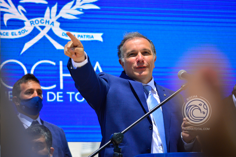 Dr.Alejo Umpiérrez asumió como intendente de Rocha – Rocha Total